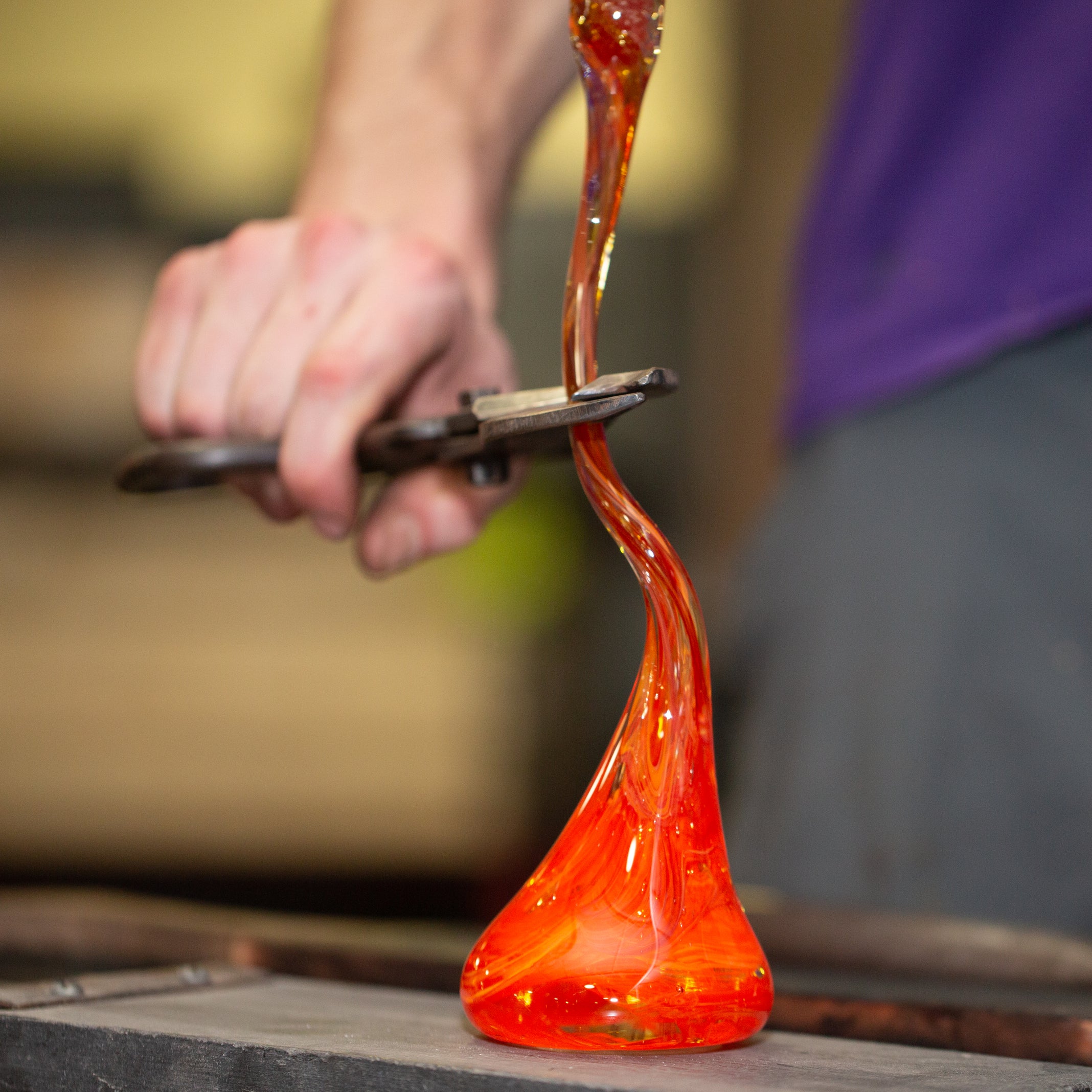 The Glass Academy's Weekly Glass Blowing Show - the Gathering Point!